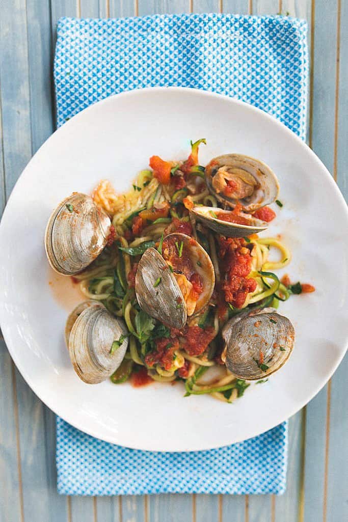 whole30 clams with zucchini noodles - Grits and Chopsticks